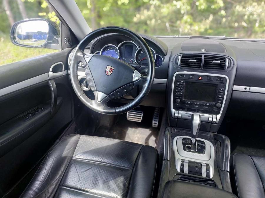 Melns Porsche Cayenne 2006 Kauņa, ar dzinēja tilpumu 4.51 L un nobraukumu 230 tūkst. km par 3990 €, foto 8 vietnē AUTOMOTO.COM.LV