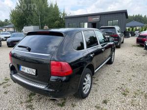 Melns Porsche Cayenne 2006 Jelgava, ar dzinēja tilpumu 3.20 L un nobraukumu 360 tūkst. km par 2700 €, foto 4 vietnē AUTOMOTO.COM.LV