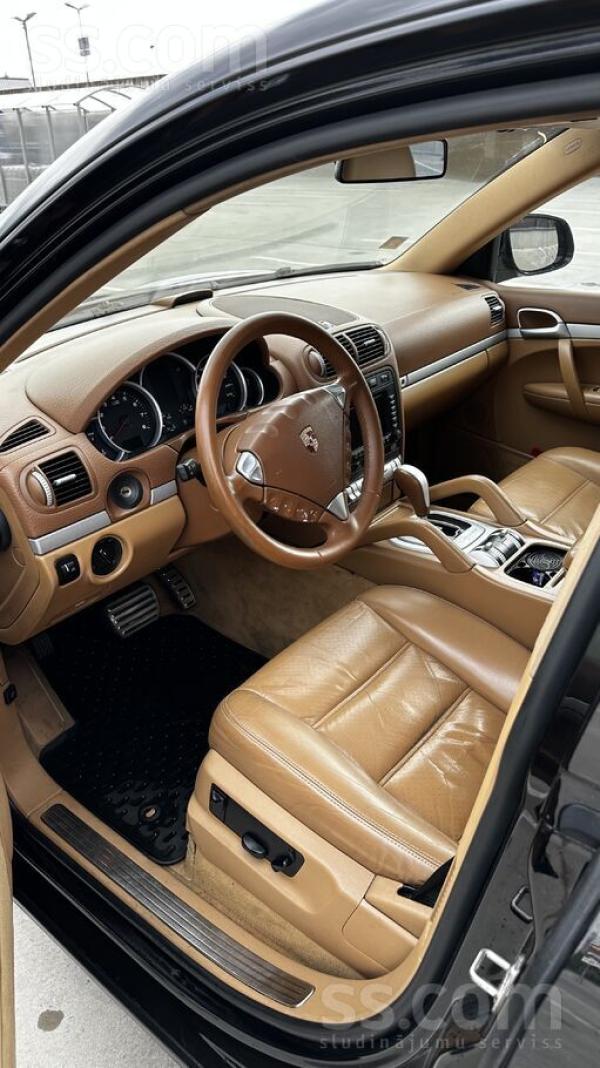 Melns Porsche Cayenne 2006 Jūrmala, ar dzinēja tilpumu 4.50 L un nobraukumu 367 tūkst. km par 3600 €, foto 7 vietnē AUTOMOTO.COM.LV