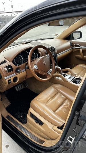 Melns Porsche Cayenne 2006 Jūrmala, ar dzinēja tilpumu 4.50 L un nobraukumu 367 tūkst. km par 3600 €, foto 7 vietnē AUTOMOTO.COM.LV