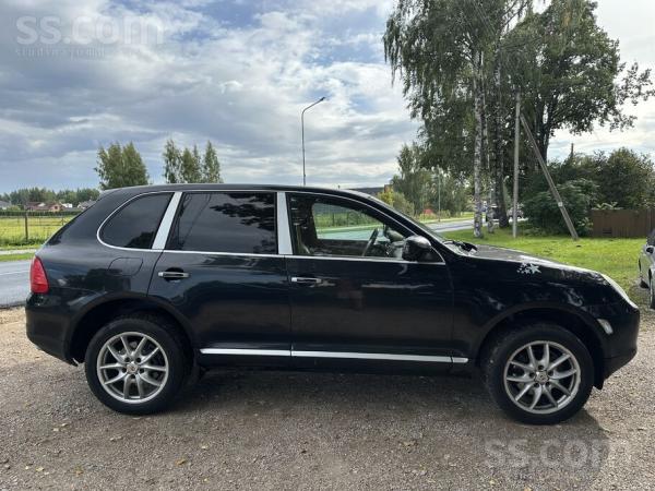 Black Porsche Cayenne 2006 in Riga, with an engine capacity of 3.20 L and mileage of 310 thousand km for 4490 €, photo 7 on AUTOMOTO.COM.LV