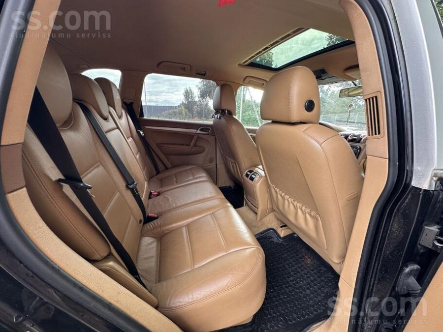 Melns Porsche Cayenne 2006 Rīga, ar dzinēja tilpumu 3.20 L un nobraukumu 310 tūkst. km par 4290 €, foto 16 vietnē AUTOMOTO.COM.LV