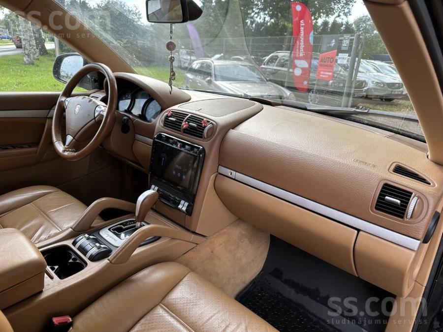 Melns Porsche Cayenne 2006 Rīga, ar dzinēja tilpumu 3.20 L un nobraukumu 310 tūkst. km par 4290 €, foto 19 vietnē AUTOMOTO.COM.LV