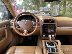 Melns Porsche Cayenne 2006 Rīga, ar dzinēja tilpumu 3.20 L un nobraukumu 310 tūkst. km par 4290 €, foto 21 vietnē AUTOMOTO.COM.LV