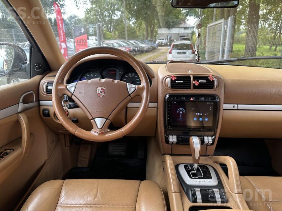Melns Porsche Cayenne 2006 Rīga, ar dzinēja tilpumu 3.20 L un nobraukumu 310 tūkst. km par 4290 €, foto 21 vietnē AUTOMOTO.COM.LV