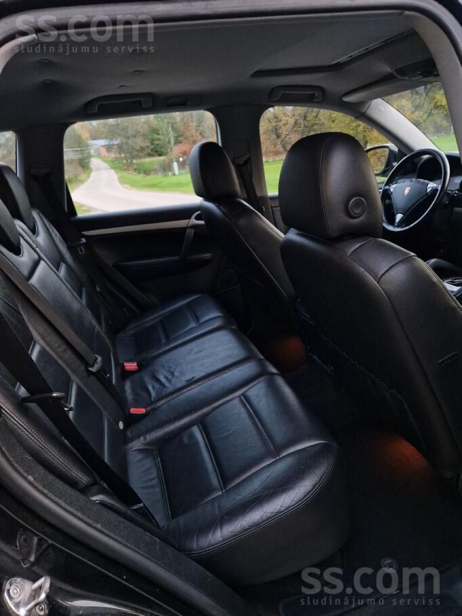 Melns Porsche Cayenne 2006 Limbaži, ar dzinēja tilpumu 3.20 L un nobraukumu 276 tūkst. km par 6800 €, foto 11 vietnē AUTOMOTO.COM.LV