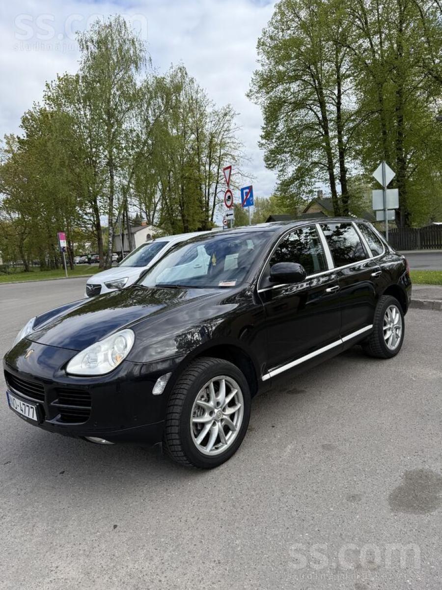 Black Porsche Cayenne 2006 in Riga, with an engine capacity of 3.20 L and mileage of 257 thousand km for 6100 €, photo 4 on AUTOMOTO.COM.LV