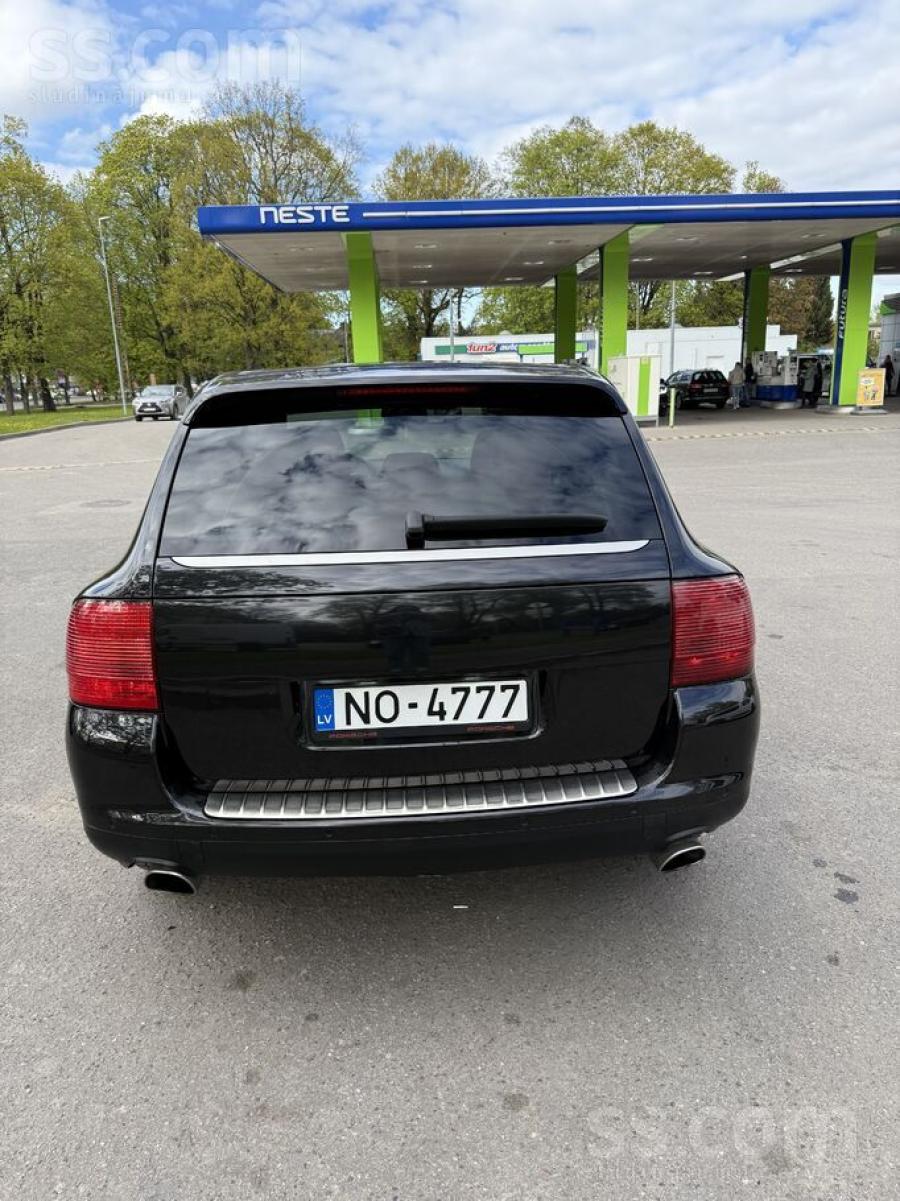 Black Porsche Cayenne 2006 in Riga, with an engine capacity of 3.20 L and mileage of 257 thousand km for 6100 €, photo 7 on AUTOMOTO.COM.LV