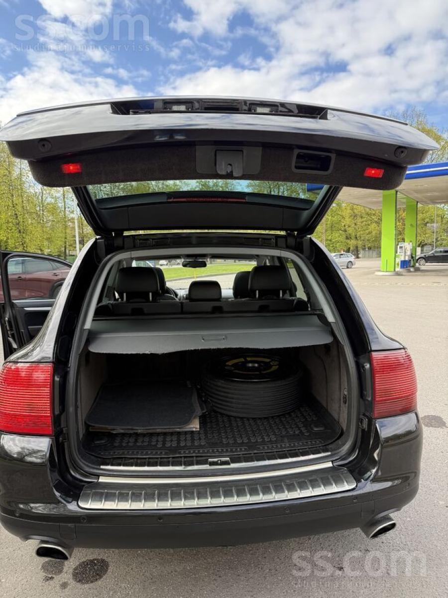 Black Porsche Cayenne 2006 in Riga, with an engine capacity of 3.20 L and mileage of 257 thousand km for 6100 €, photo 11 on AUTOMOTO.COM.LV