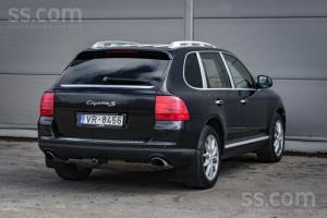 Black Porsche Cayenne 2007 in Riga, with an engine capacity of 4.50 L and mileage of 0 thousand km for 15500 €, photo 4 on AUTOMOTO.COM.LV