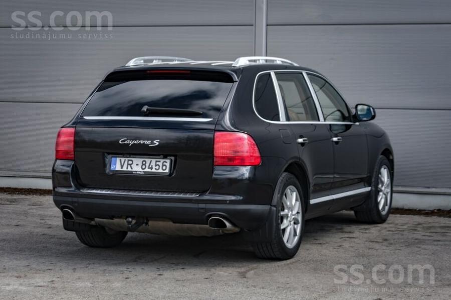 Black Porsche Cayenne 2007 in Riga, with an engine capacity of 4.50 L and mileage of 0 thousand km for 15500 €, photo 4 on AUTOMOTO.COM.LV