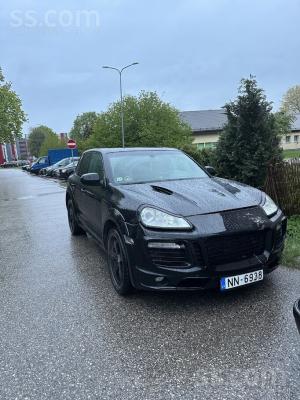 Black Porsche Cayenne 2007 in Riga, with an engine capacity of 4.80 L and mileage of 275 thousand km for 5000 €, photo 3 on AUTOMOTO.COM.LV