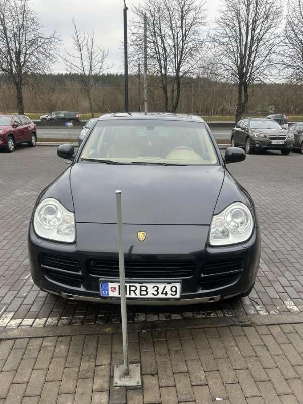 Melns Porsche Cayenne 2007 Viļņa, ar dzinēja tilpumu 4.50 L un nobraukumu 284 tūkst. km par 5650 €, foto 1 vietnē AUTOMOTO.COM.LV
