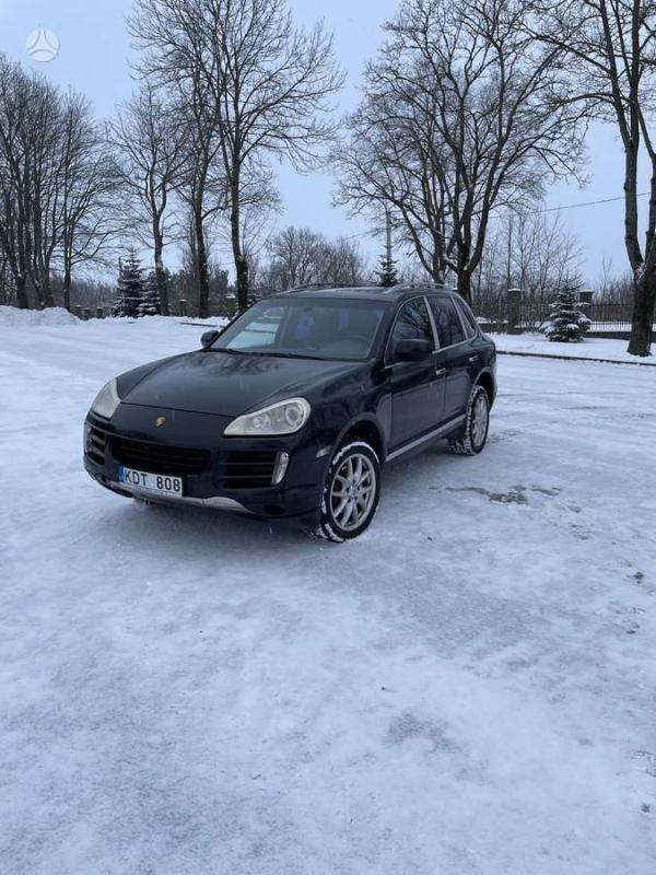 Melns Porsche Cayenne 2007 Viļņa, ar dzinēja tilpumu 3.60 L un nobraukumu 234 tūkst. km par 5500 €, foto 1 vietnē AUTOMOTO.COM.LV