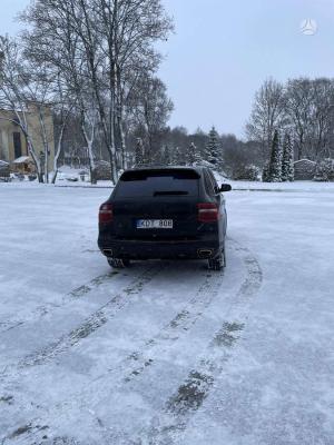 Black Porsche Cayenne 2007 in Vilnius, with an engine capacity of 3.60 L and mileage of 234 thousand km for 5500 €, photo 5 on AUTOMOTO.COM.LV
