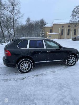 Black Porsche Cayenne 2007 in Vilnius, with an engine capacity of 3.60 L and mileage of 234 thousand km for 5500 €, photo 6 on AUTOMOTO.COM.LV