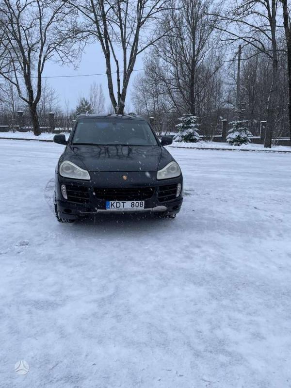 Melns Porsche Cayenne 2007 Viļņa, ar dzinēja tilpumu 3.60 L un nobraukumu 234 tūkst. km par 5500 €, foto 7 vietnē AUTOMOTO.COM.LV