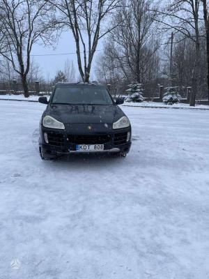 Black Porsche Cayenne 2007 in Vilnius, with an engine capacity of 3.60 L and mileage of 234 thousand km for 5500 €, photo 7 on AUTOMOTO.COM.LV