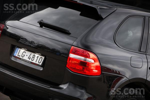 Melns Porsche Cayenne 2007 Jelgava, ar dzinēja tilpumu 3.60 L un nobraukumu 209 tūkst. km par 6999 €, foto 7 vietnē AUTOMOTO.COM.LV