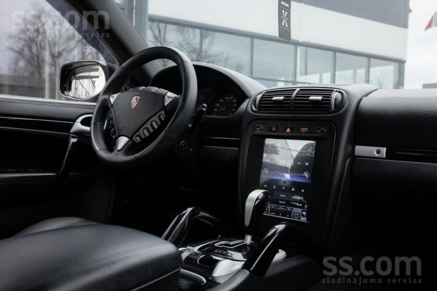 Melns Porsche Cayenne 2007 Jelgava, ar dzinēja tilpumu 3.60 L un nobraukumu 209 tūkst. km par 6999 €, foto 12 vietnē AUTOMOTO.COM.LV