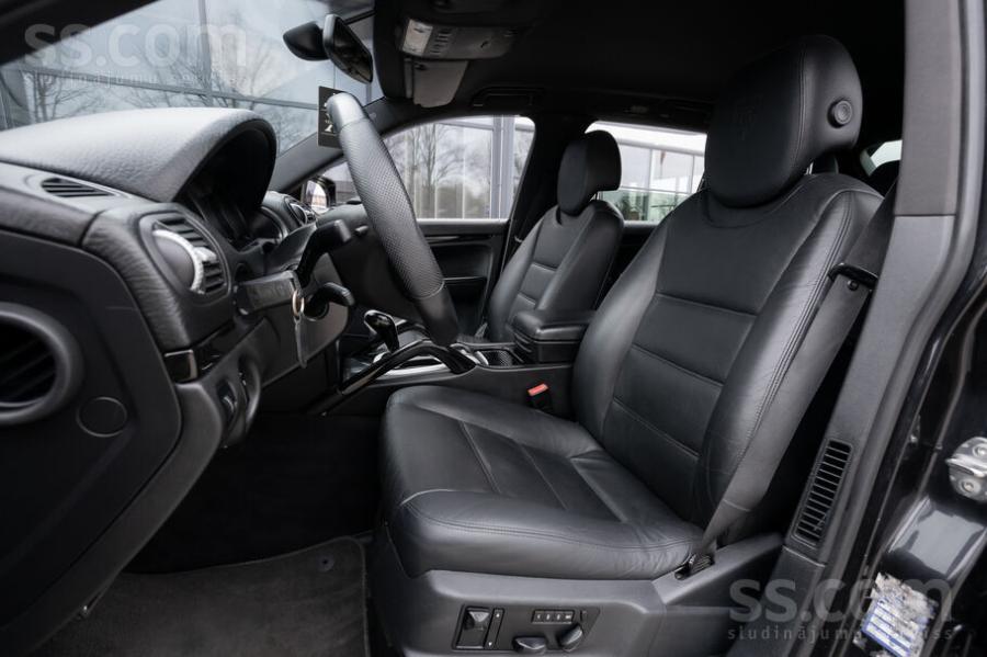 Melns Porsche Cayenne 2007 Jelgava, ar dzinēja tilpumu 3.60 L un nobraukumu 209 tūkst. km par 6999 €, foto 14 vietnē AUTOMOTO.COM.LV