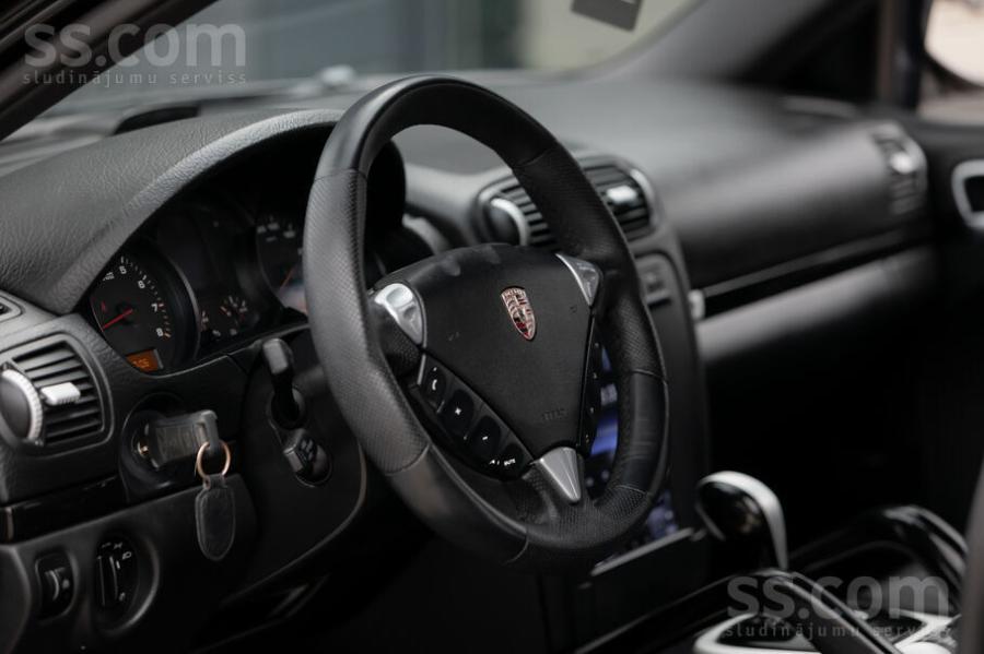 Melns Porsche Cayenne 2007 Jelgava, ar dzinēja tilpumu 3.60 L un nobraukumu 209 tūkst. km par 6999 €, foto 17 vietnē AUTOMOTO.COM.LV