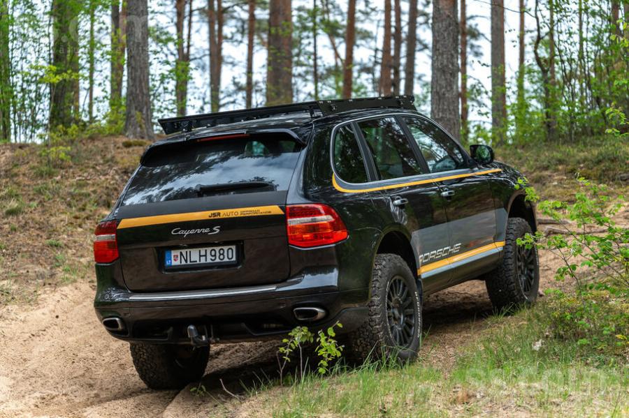 Melns Porsche Cayenne 2007 Rīga, ar dzinēja tilpumu 4.80 L un nobraukumu 224 tūkst. km par 15500 €, foto 6 vietnē AUTOMOTO.COM.LV