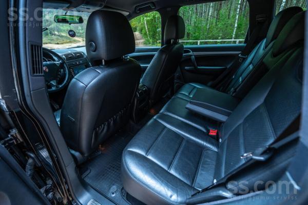 Melns Porsche Cayenne 2007 Rīga, ar dzinēja tilpumu 4.80 L un nobraukumu 224 tūkst. km par 15500 €, foto 10 vietnē AUTOMOTO.COM.LV
