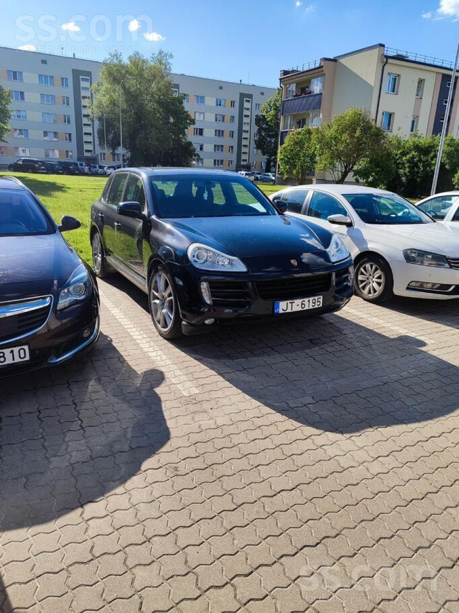 Melns Porsche Cayenne 2007 Rīga, ar dzinēja tilpumu 3.60 L un nobraukumu 163 tūkst. km par 7350 €, foto 1 vietnē AUTOMOTO.COM.LV
