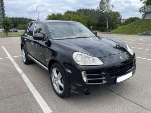 Melns Porsche Cayenne 2007 Viļņa, ar dzinēja tilpumu 4.81 L un nobraukumu 180 tūkst. km par 5800 €, foto  vietnē AUTOMOTO.COM.LV
