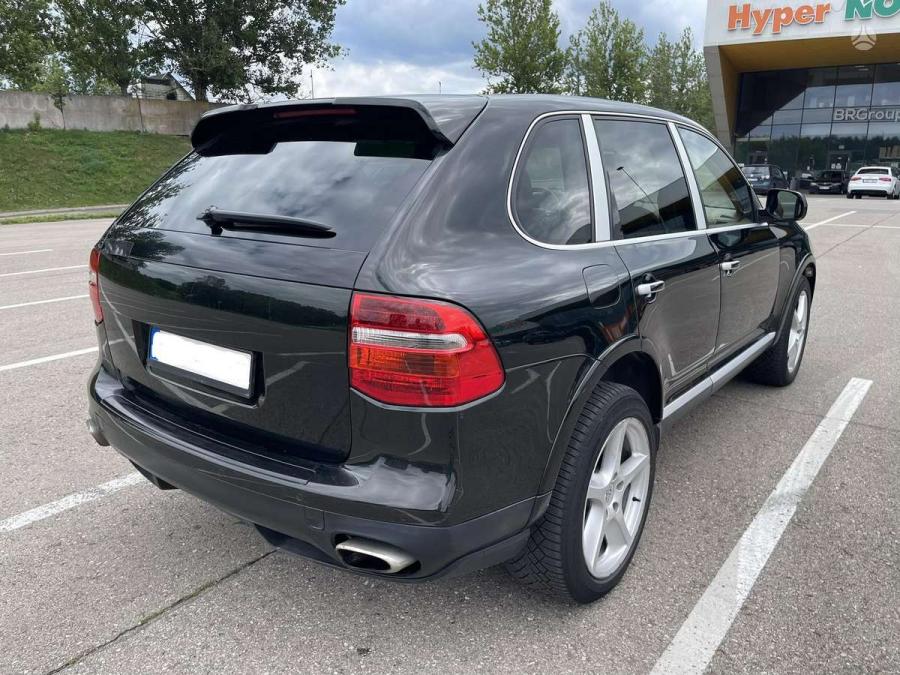 Melns Porsche Cayenne 2007 Viļņa, ar dzinēja tilpumu 4.81 L un nobraukumu 180 tūkst. km par 5800 €, foto 5 vietnē AUTOMOTO.COM.LV