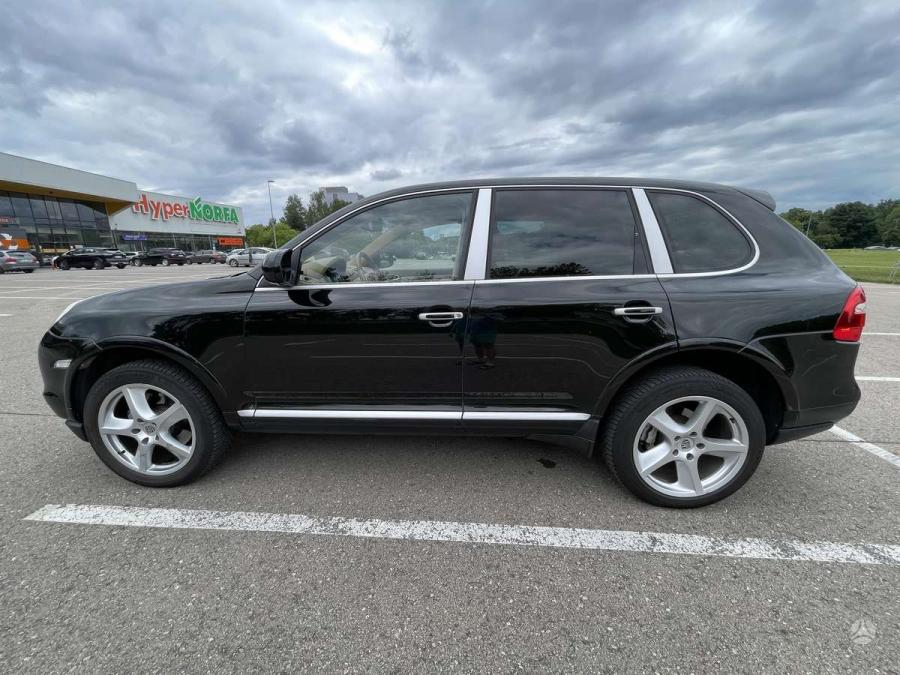 Melns Porsche Cayenne 2007 Viļņa, ar dzinēja tilpumu 4.81 L un nobraukumu 180 tūkst. km par 5800 €, foto 7 vietnē AUTOMOTO.COM.LV