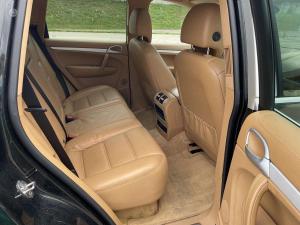Melns Porsche Cayenne 2007 Viļņa, ar dzinēja tilpumu 4.81 L un nobraukumu 180 tūkst. km par 5800 €, foto 10 vietnē AUTOMOTO.COM.LV