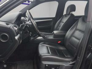 Melns Porsche Cayenne 2007 Kauņa, ar dzinēja tilpumu 3.60 L un nobraukumu 268 tūkst. km par 7999 €, foto 14 vietnē AUTOMOTO.COM.LV