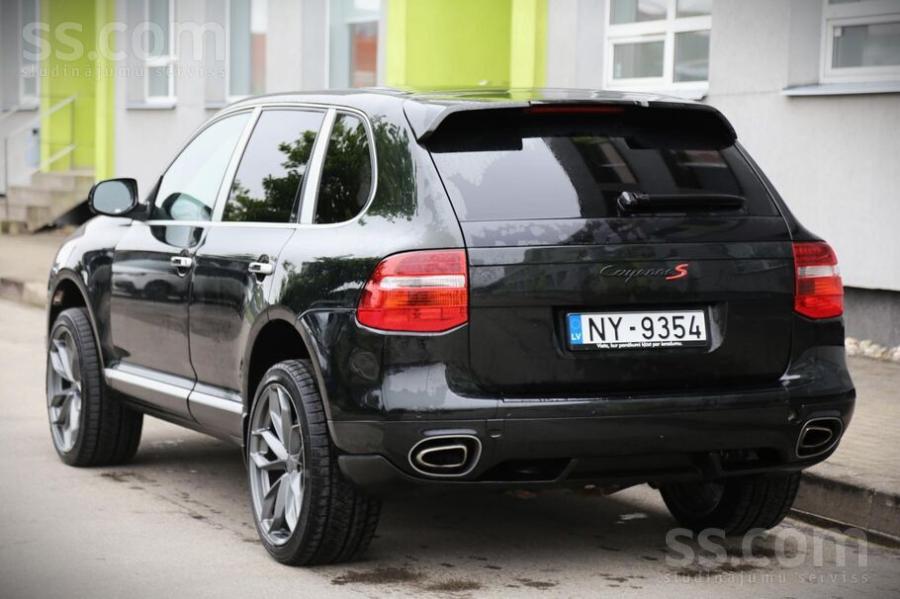 Black Porsche Cayenne 2008 in Riga, with an engine capacity of 3.60 L and mileage of 0 thousand km for 6995 €, photo 5 on AUTOMOTO.COM.LV