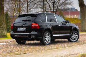 Melns Porsche Cayenne 2008 Jelgava, ar dzinēja tilpumu 4.80 L un nobraukumu 255 tūkst. km par 6500 €, foto 4 vietnē AUTOMOTO.COM.LV