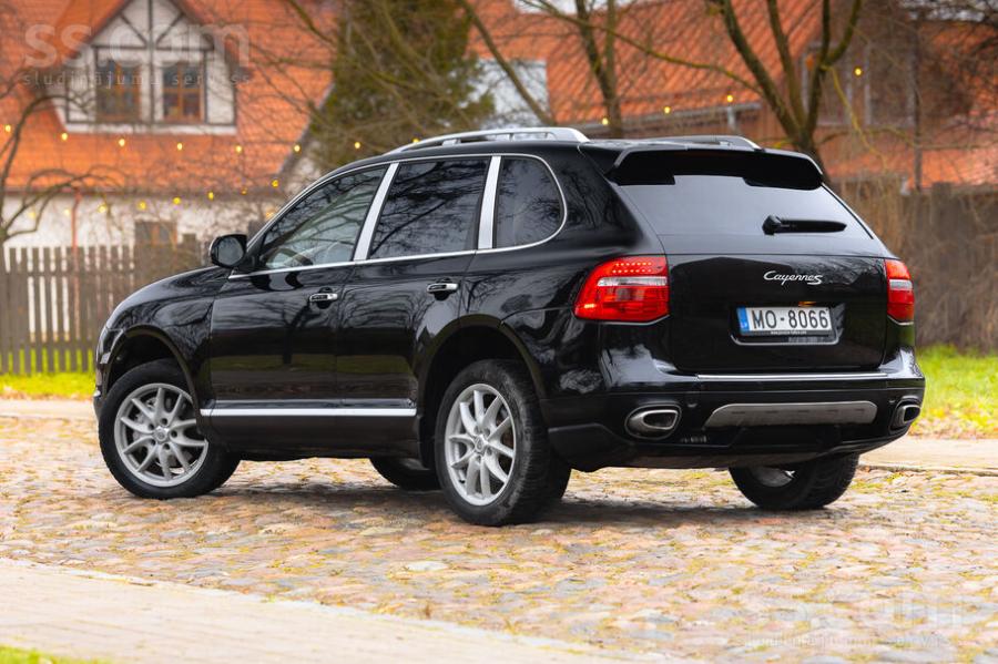 Melns Porsche Cayenne 2008 Jelgava, ar dzinēja tilpumu 4.80 L un nobraukumu 255 tūkst. km par 6500 €, foto 5 vietnē AUTOMOTO.COM.LV