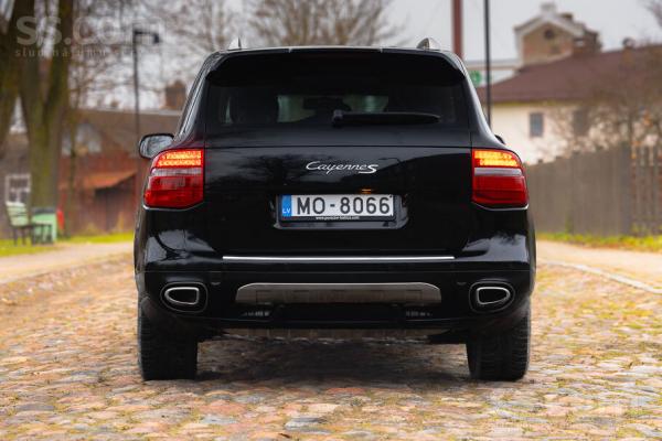 Black Porsche Cayenne 2008 in Jelgava, with an engine capacity of 4.80 L and mileage of 255 thousand km for 6500 €, photo 6 on AUTOMOTO.COM.LV