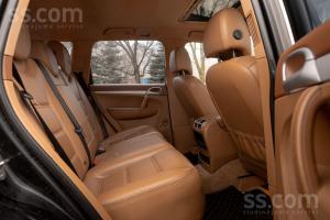 Melns Porsche Cayenne 2008 Jelgava, ar dzinēja tilpumu 4.80 L un nobraukumu 255 tūkst. km par 6500 €, foto 9 vietnē AUTOMOTO.COM.LV