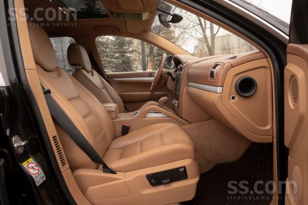 Black Porsche Cayenne 2008 in Jelgava, with an engine capacity of 4.80 L and mileage of 255 thousand km for 6500 €, photo 10 on AUTOMOTO.COM.LV