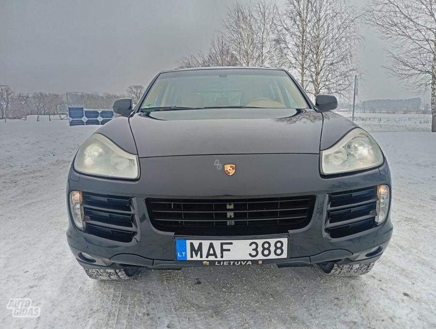 Black Porsche Cayenne 2008 in Vilnius, with an engine capacity of 4.80 L and mileage of 240 thousand km for 5800 €, photo 2 on AUTOMOTO.COM.LV