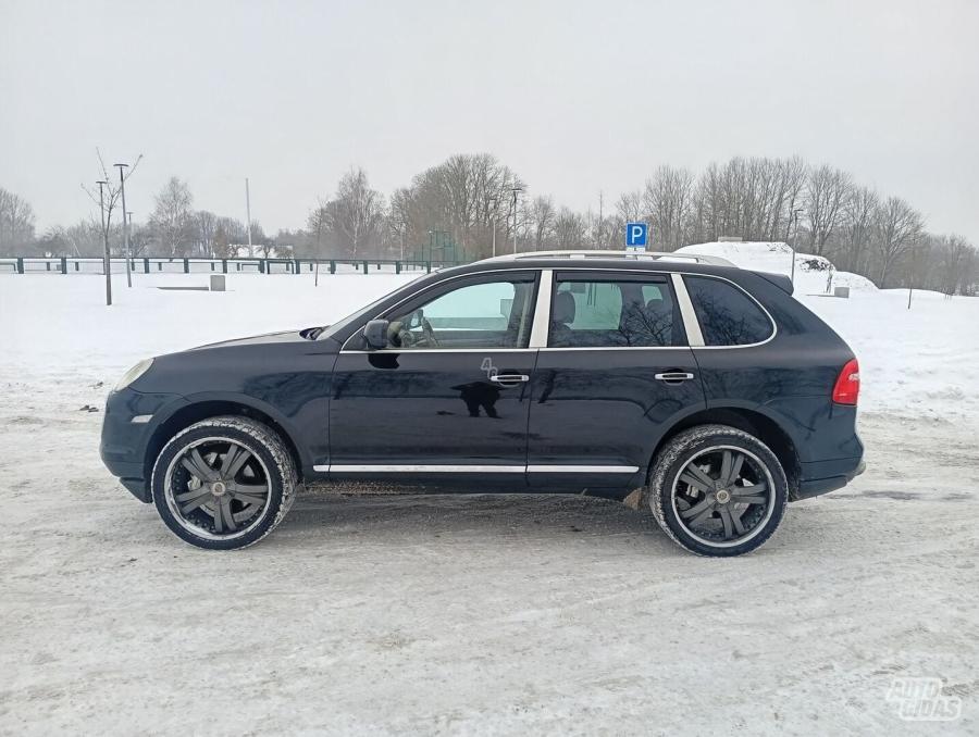 Black Porsche Cayenne 2008 in Vilnius, with an engine capacity of 4.80 L and mileage of 240 thousand km for 5800 €, photo 7 on AUTOMOTO.COM.LV