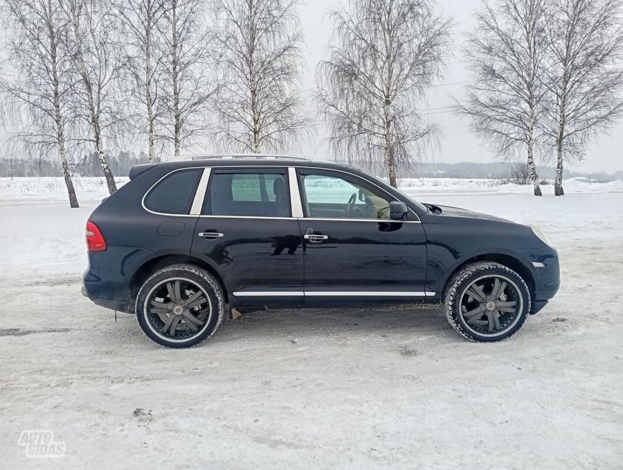 Black Porsche Cayenne 2008 in Vilnius, with an engine capacity of 4.80 L and mileage of 240 thousand km for 5800 €, photo 8 on AUTOMOTO.COM.LV