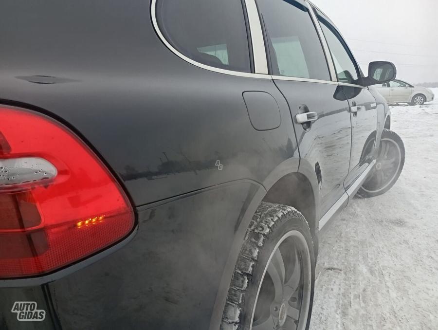 Black Porsche Cayenne 2008 in Vilnius, with an engine capacity of 4.80 L and mileage of 240 thousand km for 5800 €, photo 10 on AUTOMOTO.COM.LV