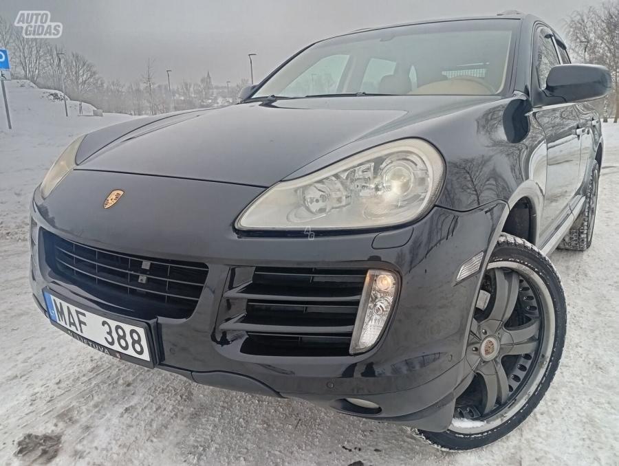 Black Porsche Cayenne 2008 in Vilnius, with an engine capacity of 4.80 L and mileage of 240 thousand km for 5800 €, photo 11 on AUTOMOTO.COM.LV