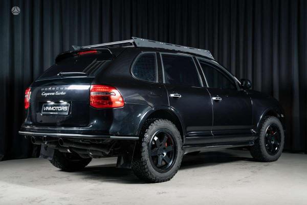 Melns Porsche Cayenne 2008 Viļņa, ar dzinēja tilpumu 4.81 L un nobraukumu 170 tūkst. km par 35000 €, foto 3 vietnē AUTOMOTO.COM.LV