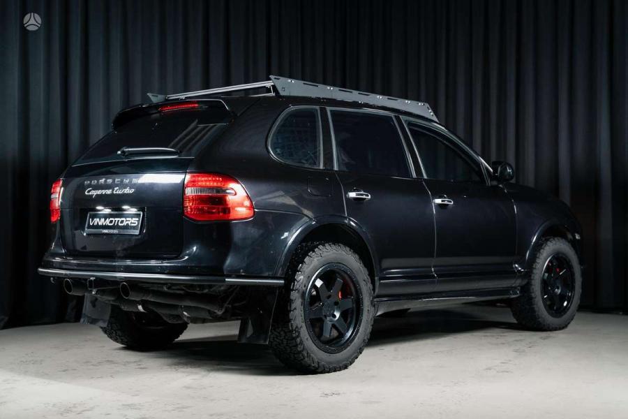 Black Porsche Cayenne 2008 in Vilnius, with an engine capacity of 4.81 L and mileage of 170 thousand km for 35000 €, photo 3 on AUTOMOTO.COM.LV