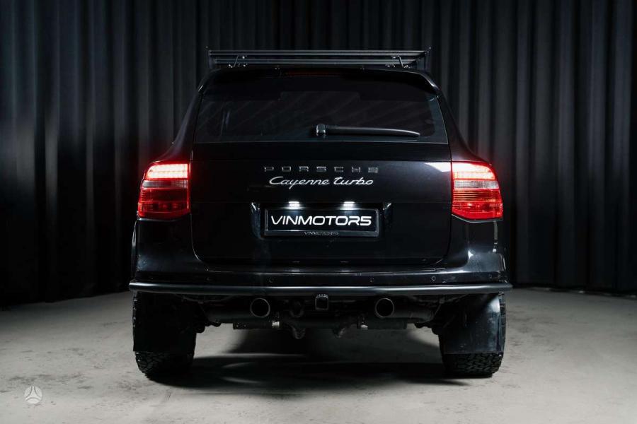 Black Porsche Cayenne 2008 in Vilnius, with an engine capacity of 4.81 L and mileage of 170 thousand km for 35000 €, photo 4 on AUTOMOTO.COM.LV