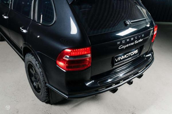 Melns Porsche Cayenne 2008 Viļņa, ar dzinēja tilpumu 4.81 L un nobraukumu 170 tūkst. km par 35000 €, foto 7 vietnē AUTOMOTO.COM.LV