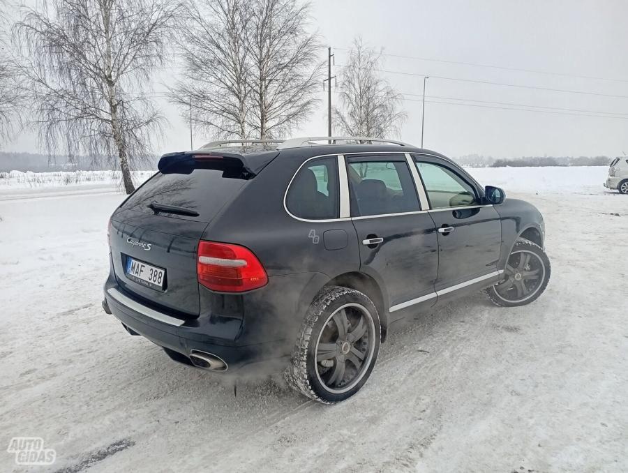 Black Porsche Cayenne 2008 in Vilnius, with an engine capacity of 4.80 L and mileage of 240 thousand km for 5800 €, photo 5 on AUTOMOTO.COM.LV